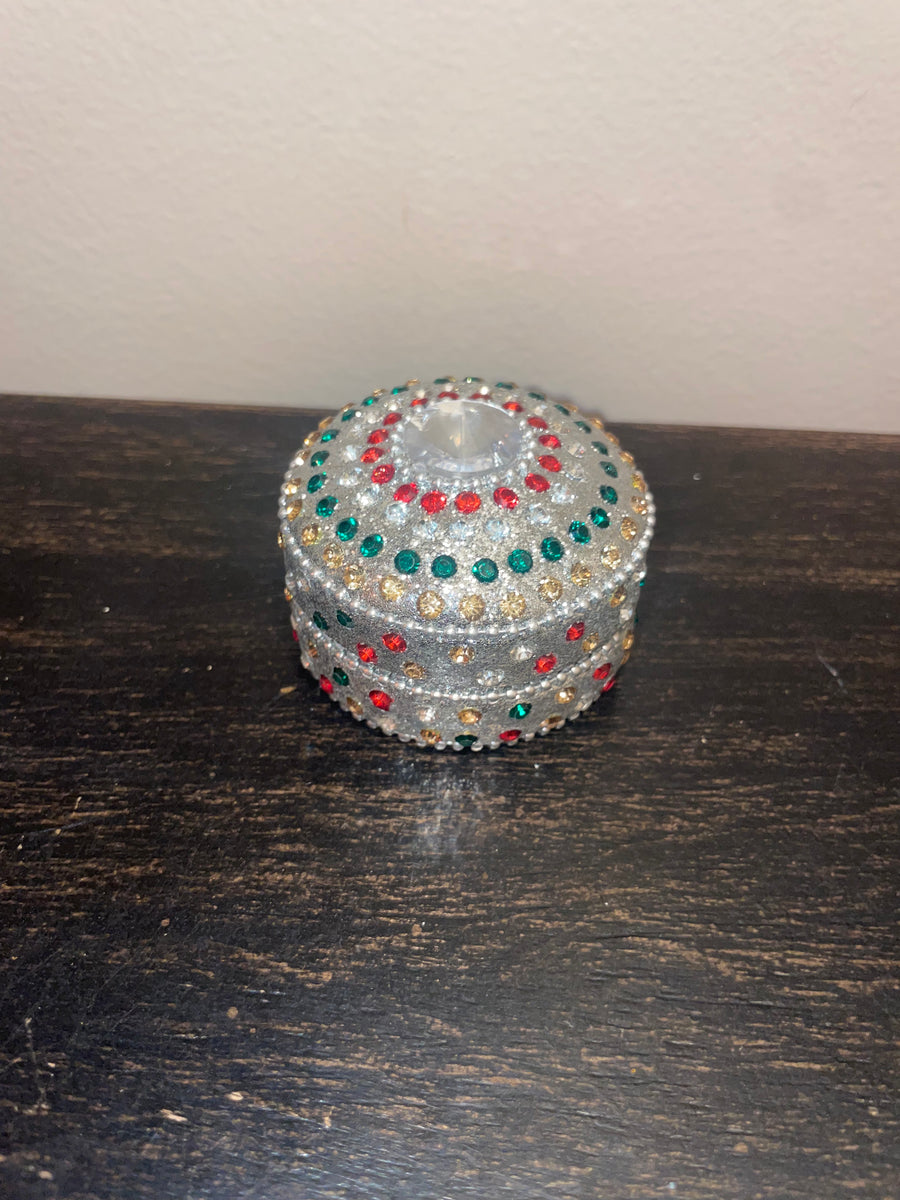 Female Revenant creature – Home2spirits